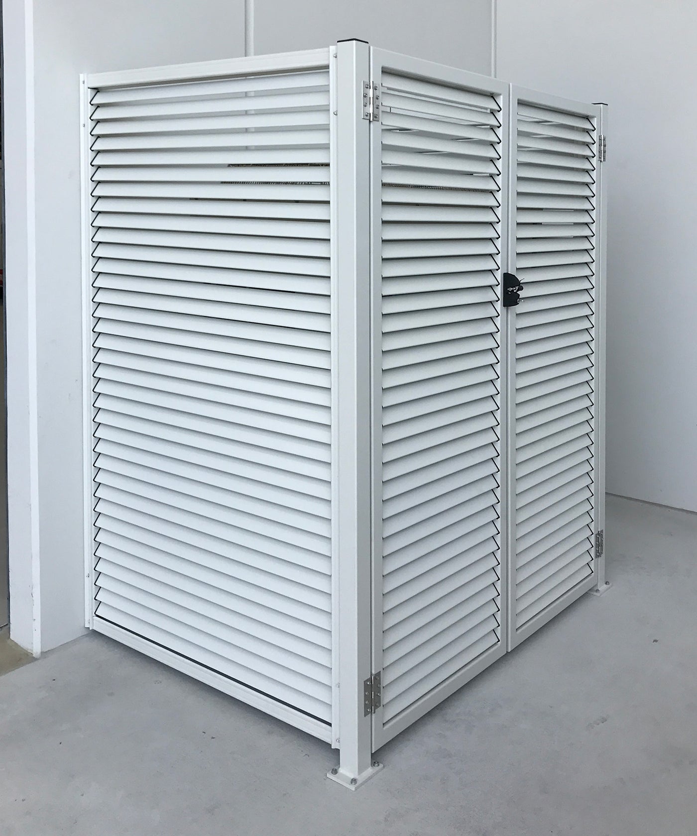 Custom Amenities Screening